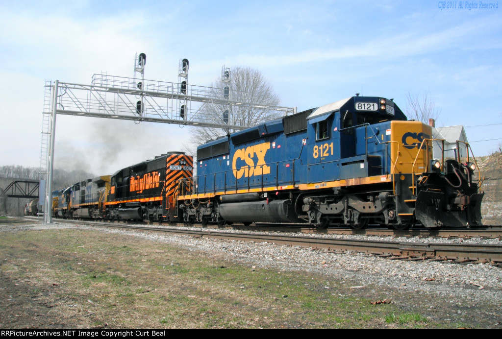 CSX 8121 and WE 3067